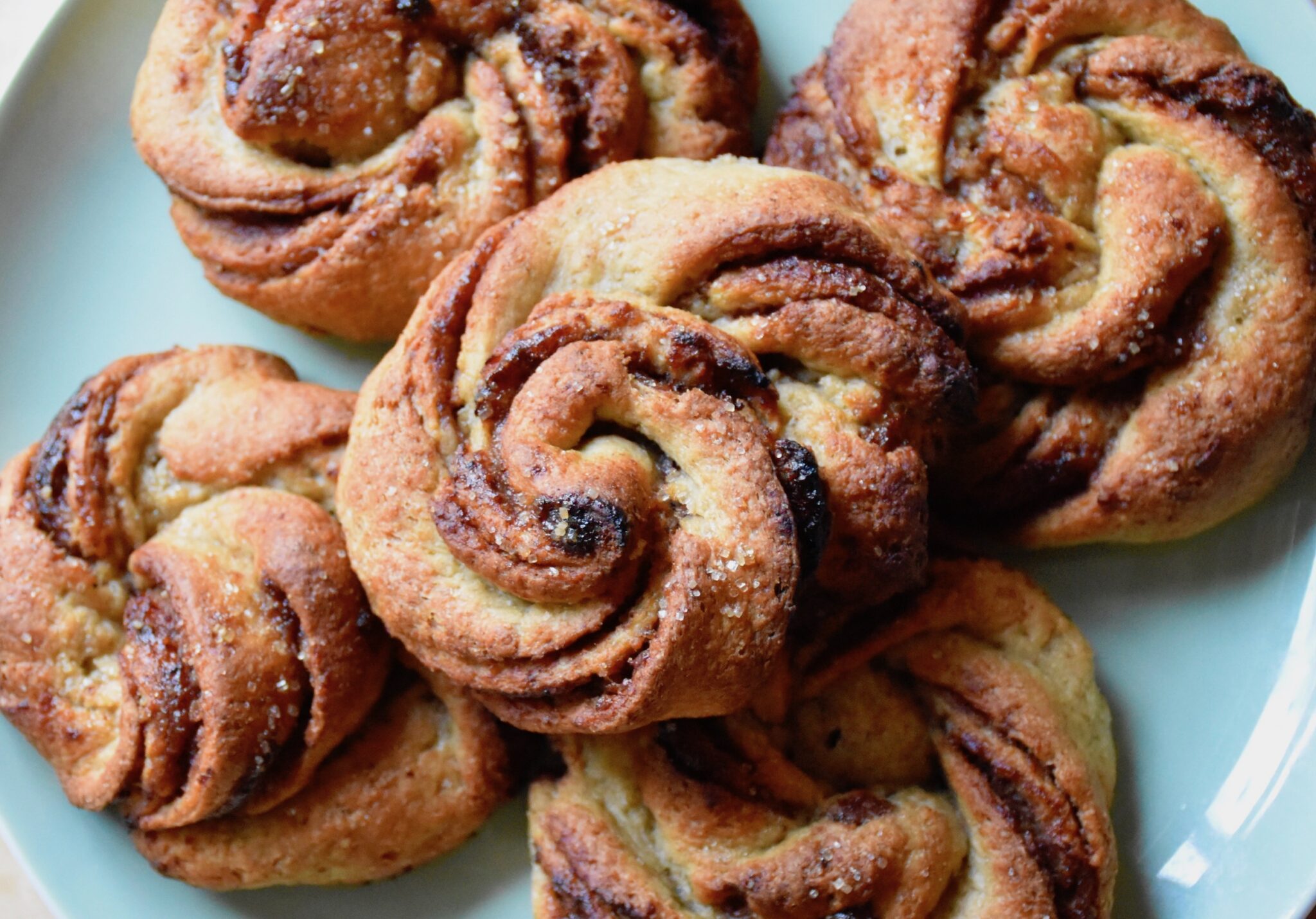Twisted Cinnamon Rolls - crispy and soft - Cumin and Yin