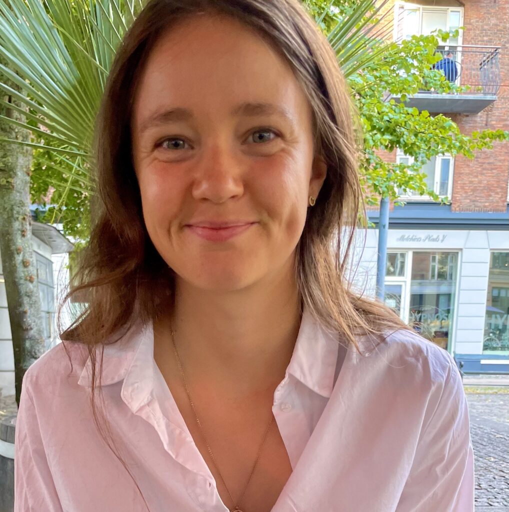 Turmeric latte (Golden Milk) - Cumin and Yin